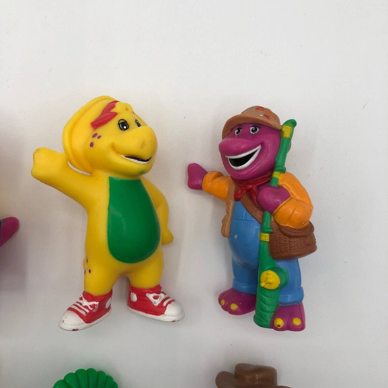 Vintage Barney PVC Figures Lot X8 Pcs Baby Bop BJ Sports Sheriff Baker ...