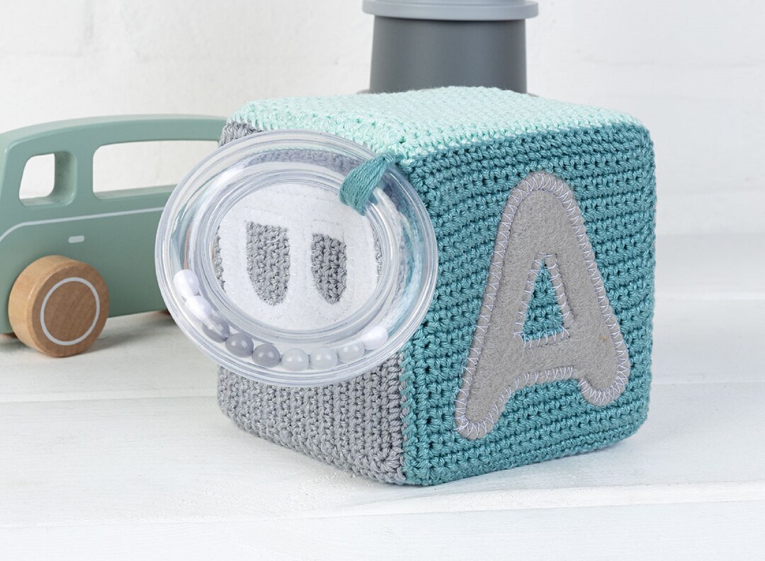 Crochet Alphabet Block Pattern: Easy Letter Cube Baby Toy (US English ...