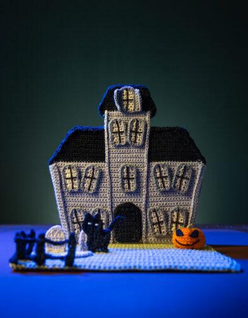 Crochet Pattern - Spooky Haunted House, Tested US English, Dutch and ...