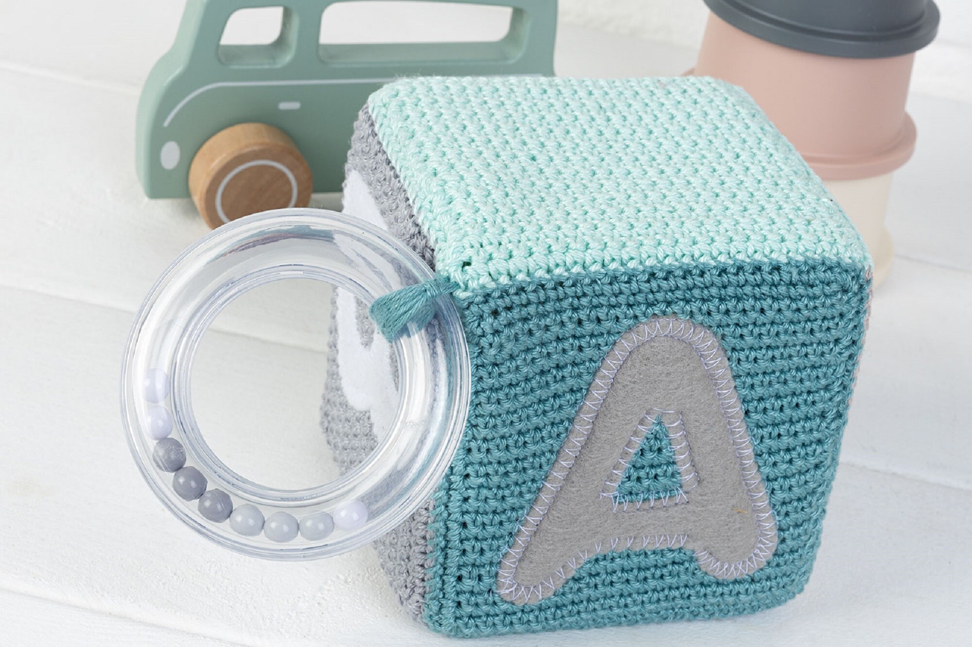 Crochet Alphabet Block Pattern: Easy Letter Cube Baby Toy (US English ...