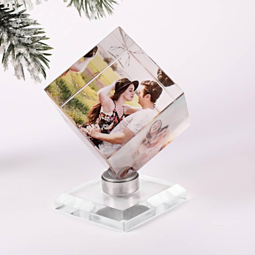 Custom 3D Crystal Photo Cube , Personalized Rotating Family Photo Gift ...