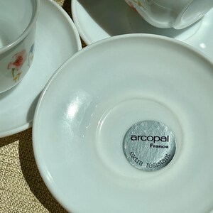 Vintage Set of 4 Arcopal France Milk White Glass Coffee Tea Cup Saucer ...