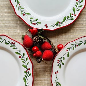 Set of 3 BETTER HOMES and GARDENS mistletoe Dinner Plates From the ...
