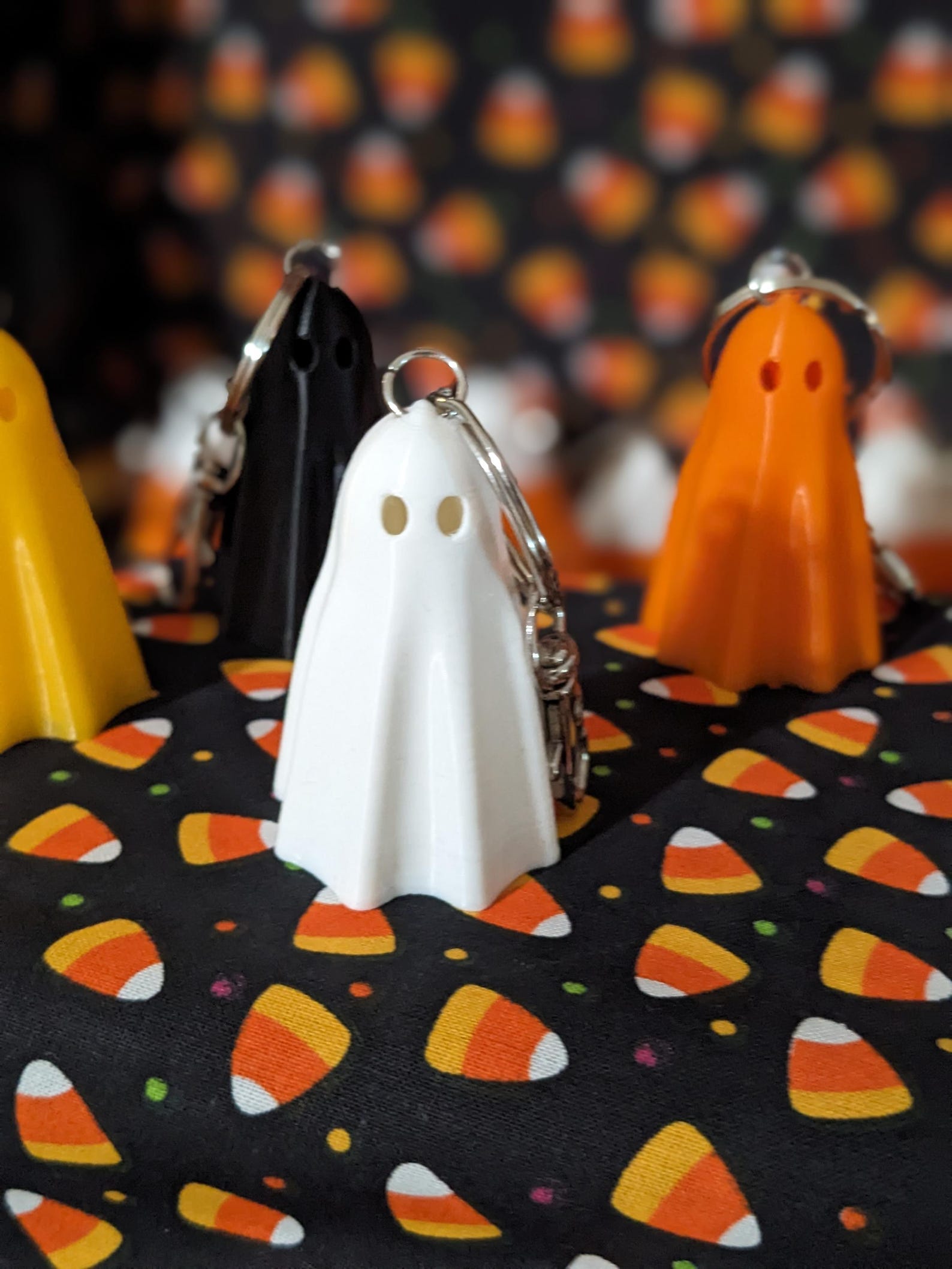 Spooky Cute Halloween Ghost Keychain - 3d Printed - Non Candy - Trick ...