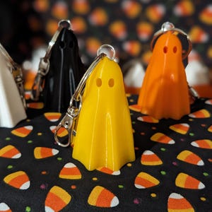 Spooky Cute Halloween Ghost Keychain - 3d Printed - Non Candy - Trick ...