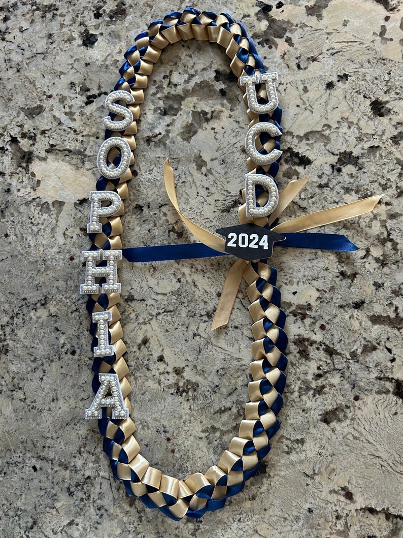 Custom Two Color Lei With Graduate's Name and School or Country Acronym ...
