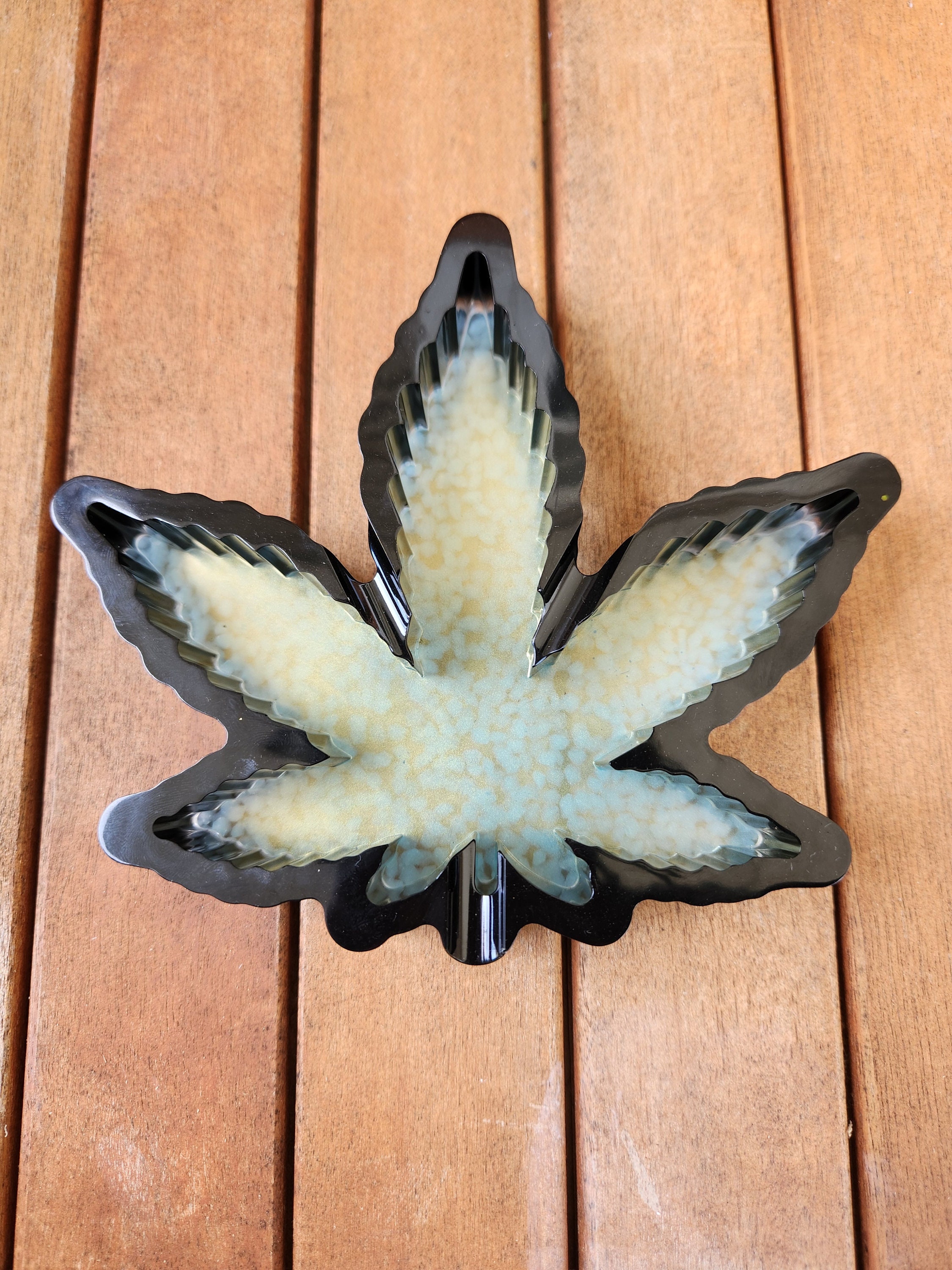 Marijuana, Weed Leaf Rolling Tray, Ash Tray, Glow in the Dark - Etsy