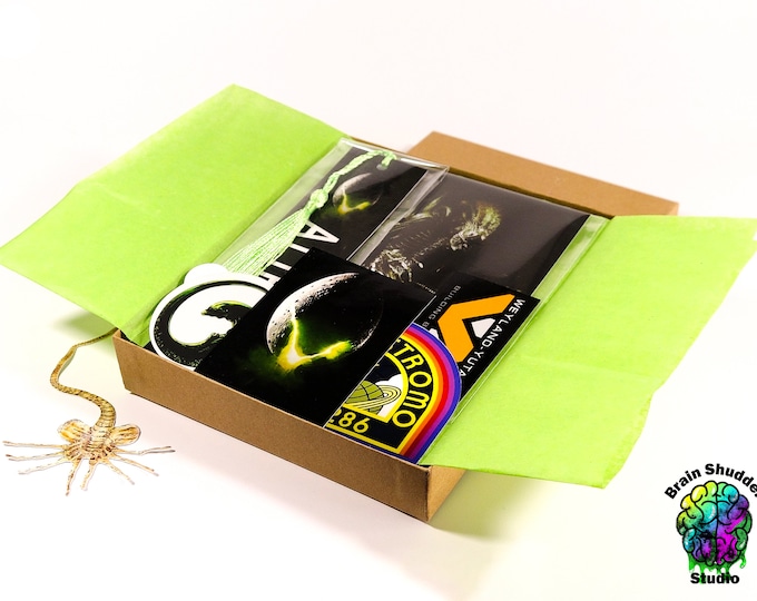 Alien Xenomorph Merch Set | Alien Movie | Gifts for Sci-fi Fans - Etsy
