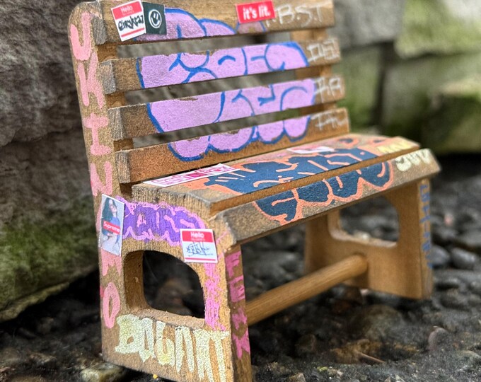 Miniature Graffiti Wood Bench Diorama 1/12 Props (exact Pictures of ...