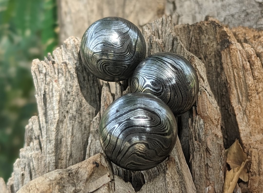 Handmade Damascus Steel Ball: Decorative Paperweight, Polished Edge - Etsy