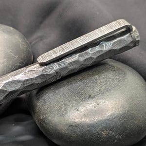 Hand Forged Damascus Steel Pen: Hammered Finish, Extra Refill - Etsy