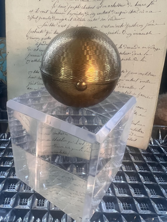 Rare, fabulous 1950's Pygmalion sphere powder compact… - Gem
