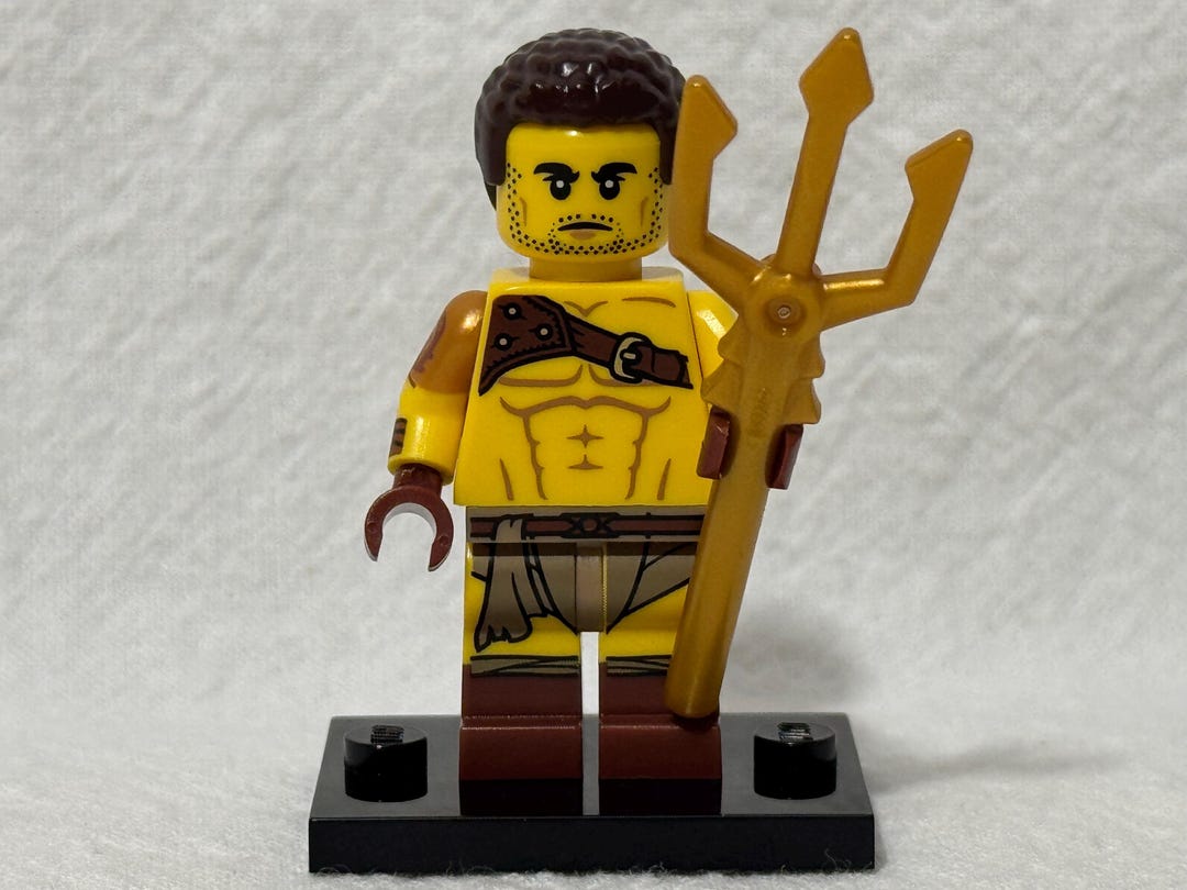 Lego Roman Gladiator Minifigure CMF Series 17, Complete Foil Pack ...