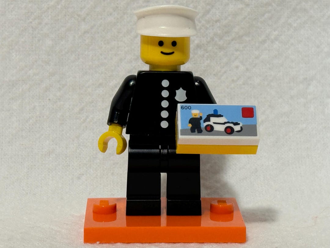 Lego Classic Police Officer Minifigure 71021-8 CMF Series 18, Retired ...