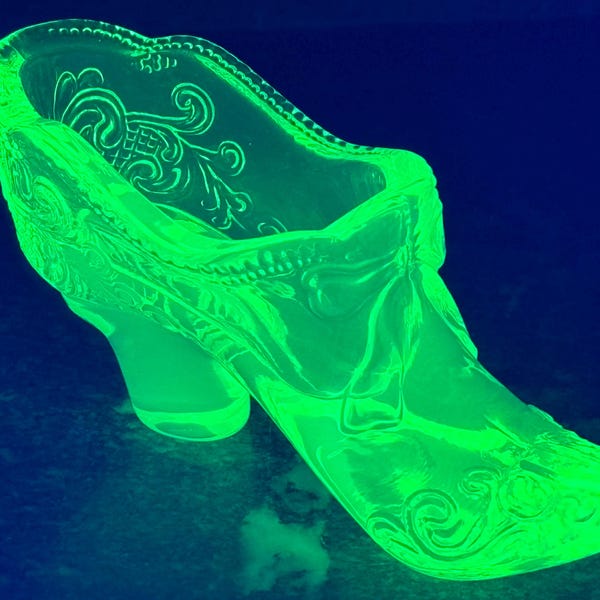 Vintage Glass Shoe - Etsy