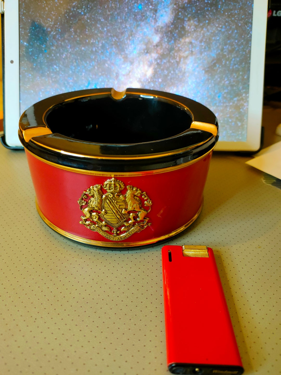 Ronson Design Ashtray, Handmade Florentine Ceramic Windmill Lighter - Etsy