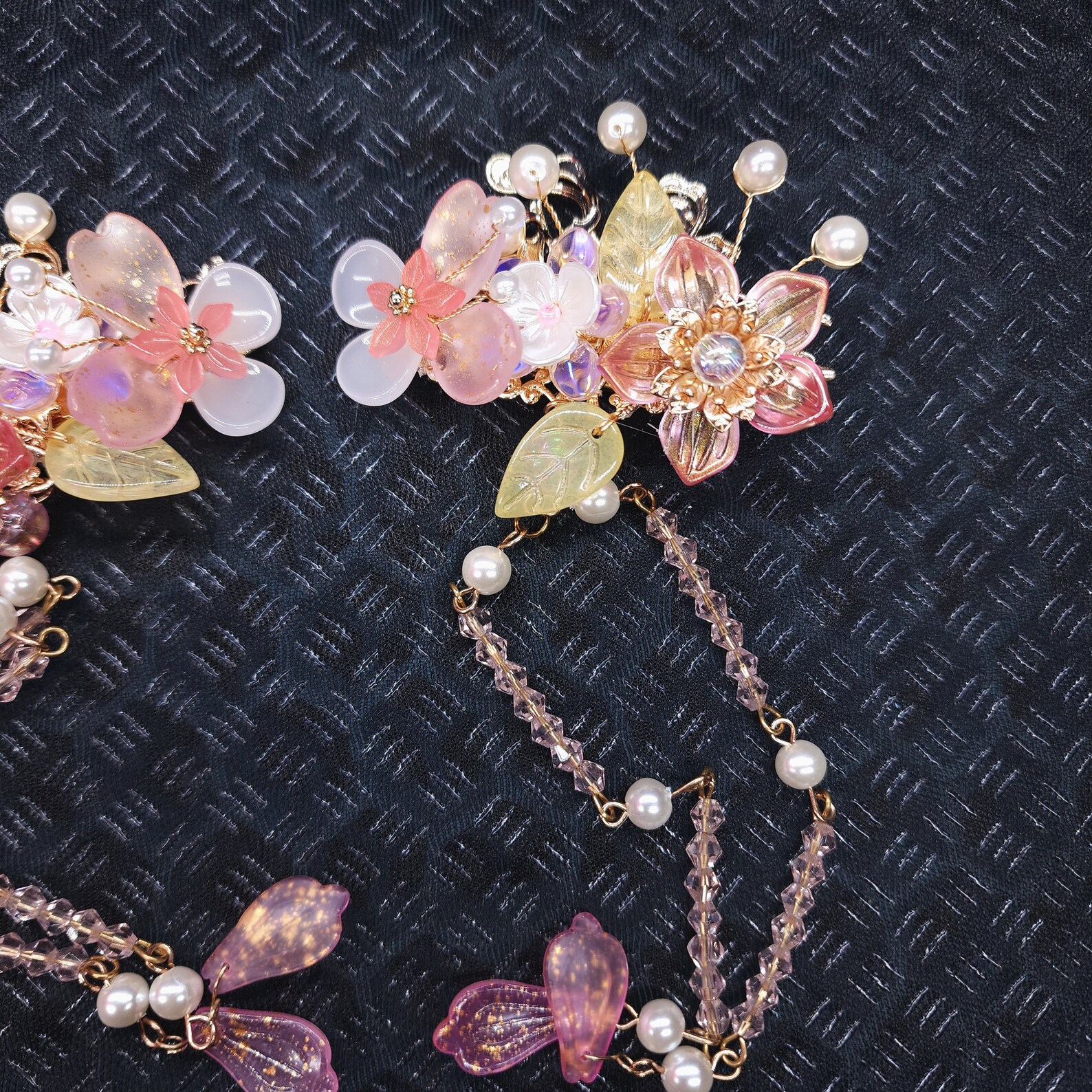 Gold Glitter Red Flower Golden Hair Clip With Tassel: Chinese Golden ...