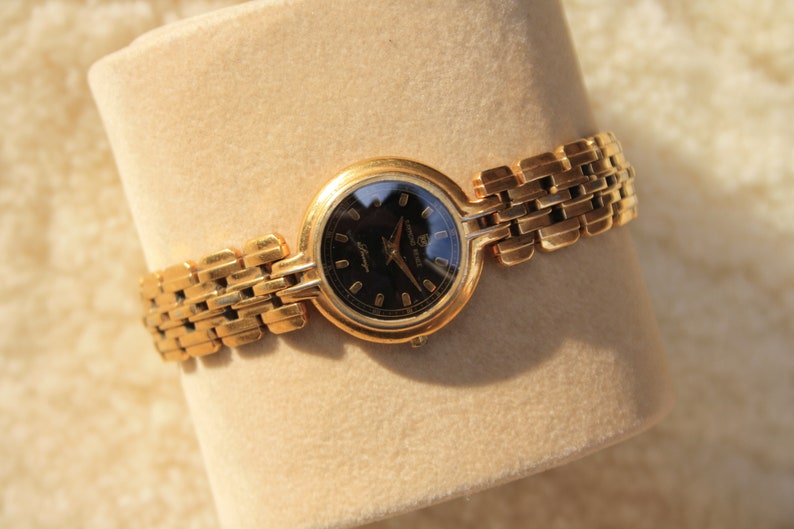 Raymond Renee Women Watch / Vintage Swiss Made Women Watch From 1980s ...