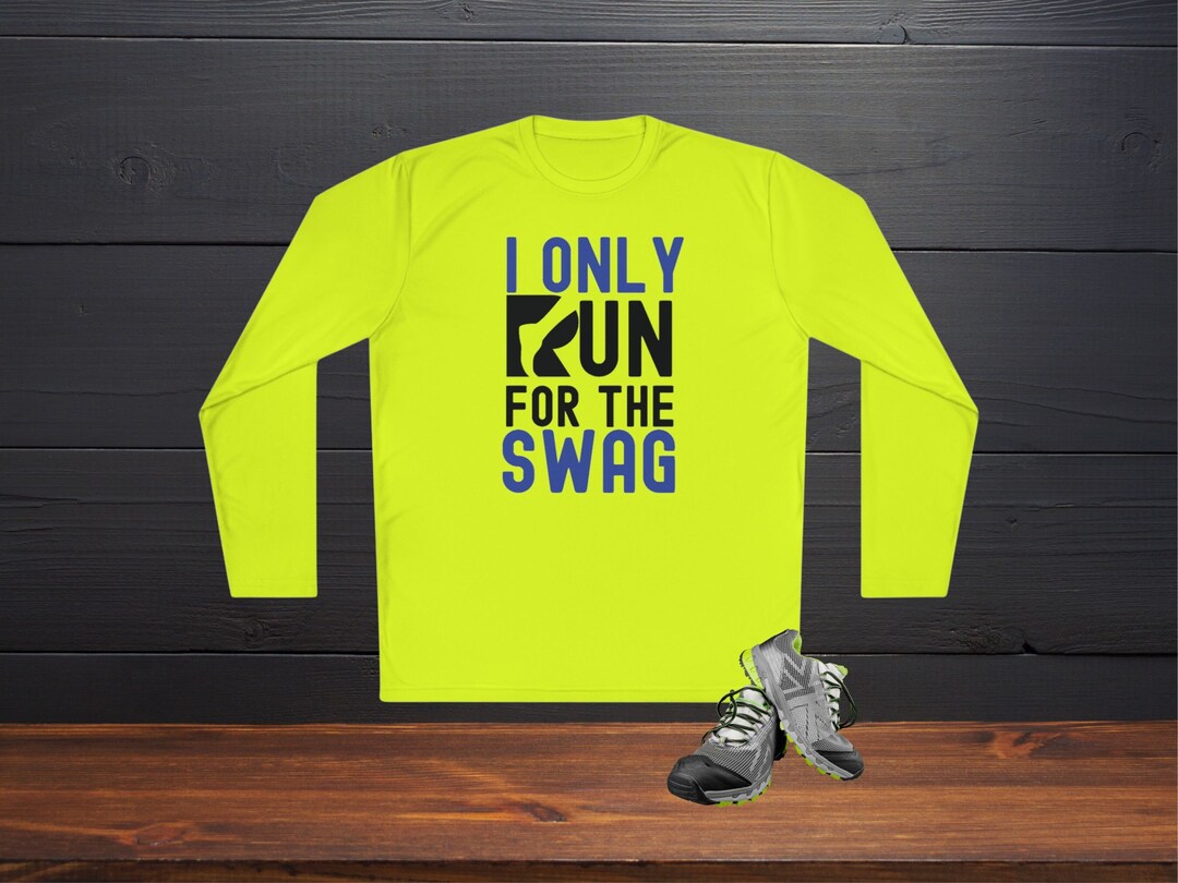 Marathon Runner Workout Shirt, Moisture Wicking Polyester Long Sleeve ...