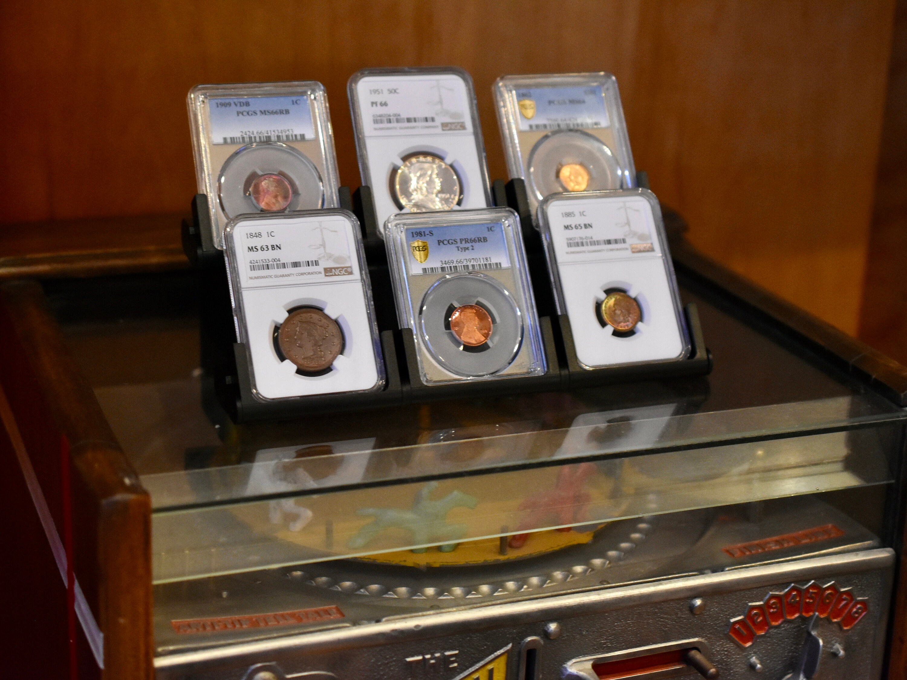 The Coin Standard, Collapsible Numismatic Coin Display Holder - Fits ...