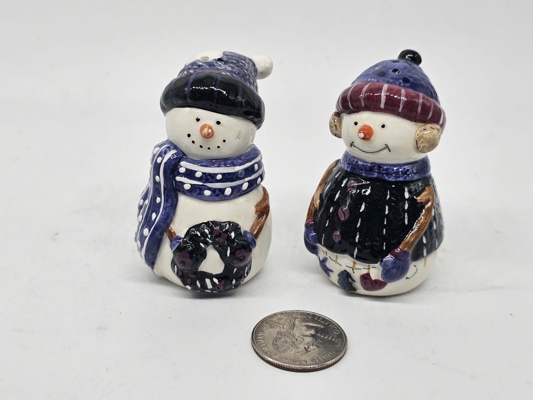St. Nicholas Square Salt & Pepper Shakers Christmas Snowman With Wreath ...