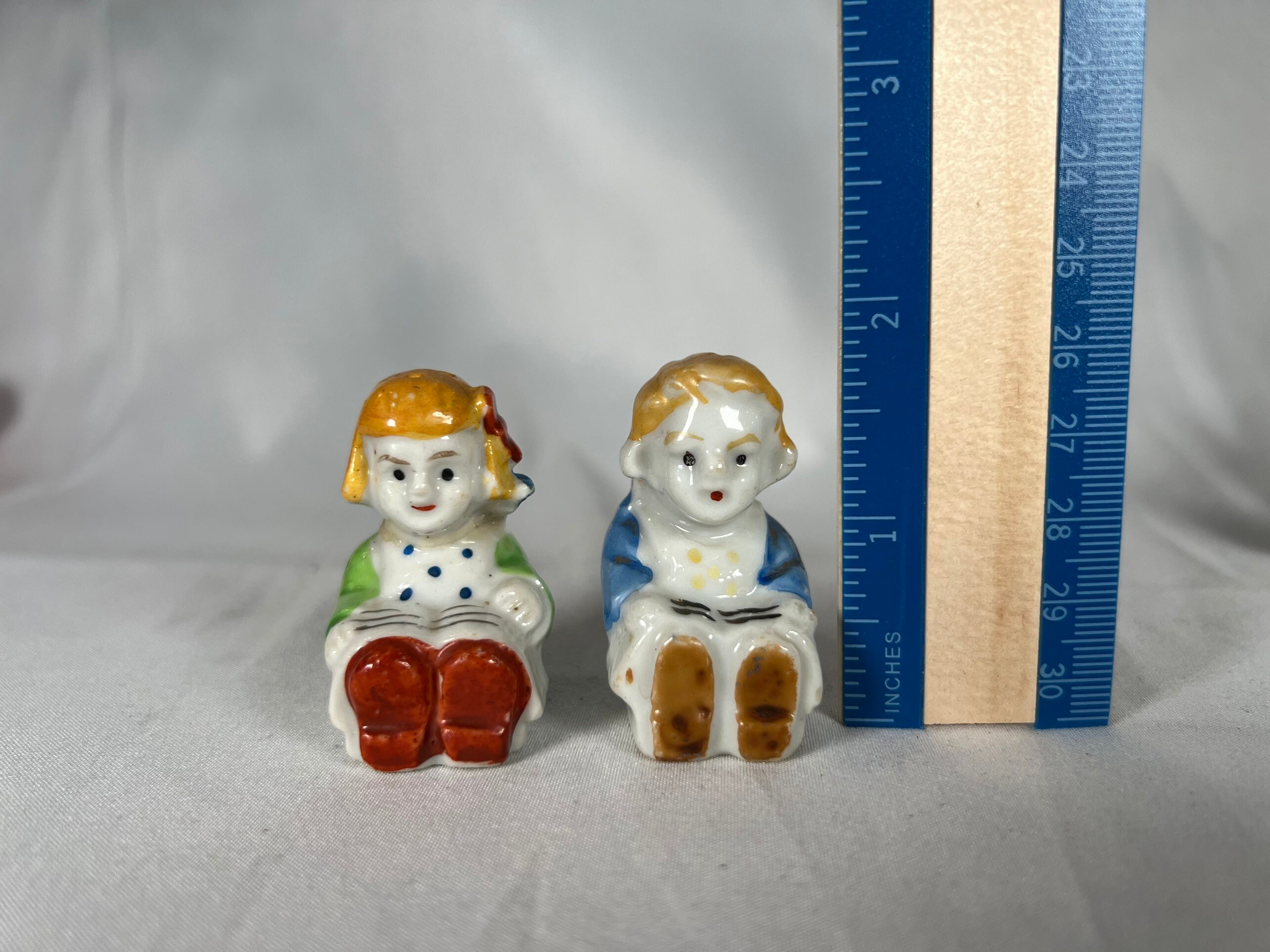 Vintage Children Sitting Reading Salt & Pepper Shakers Made in Japan - Etsy