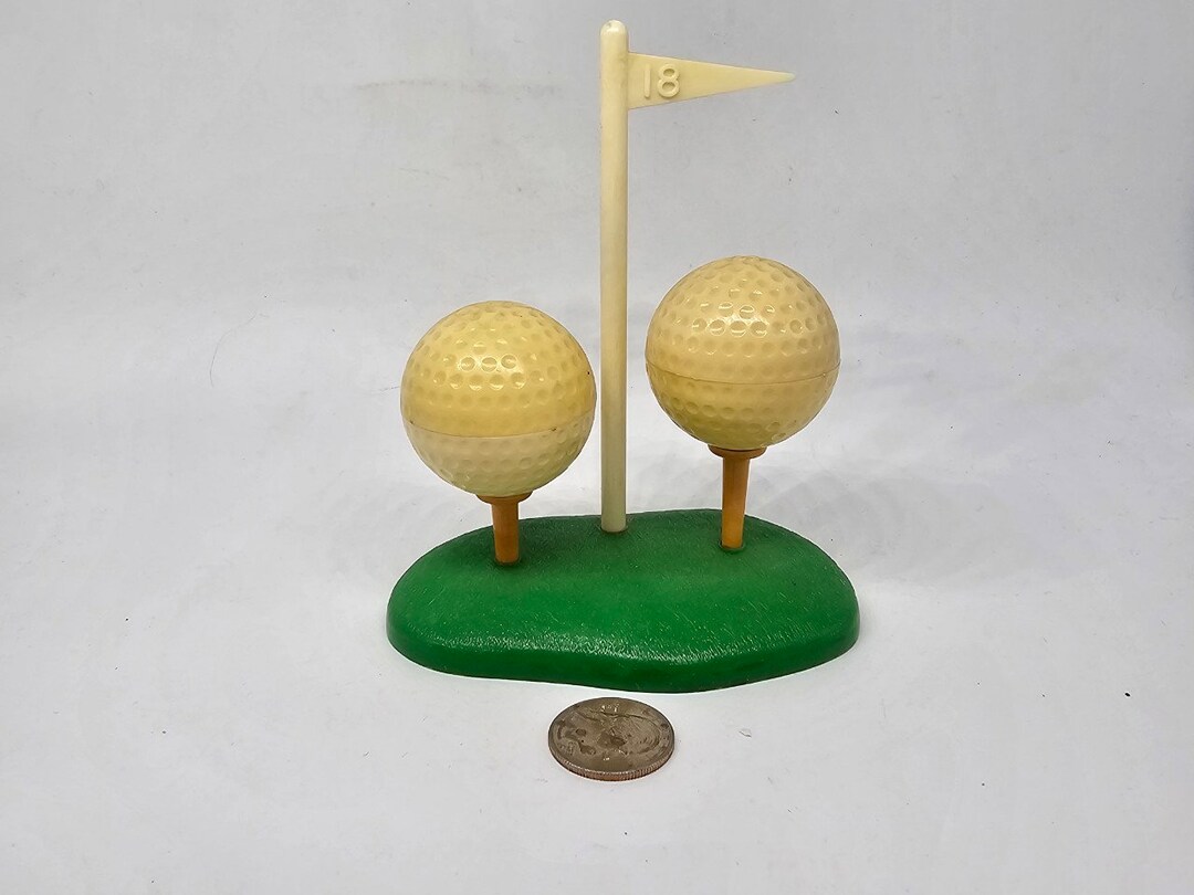 Vintage Plastic Iconic 18th Hole Green and Golf Balls/tee Salt & Pepper ...
