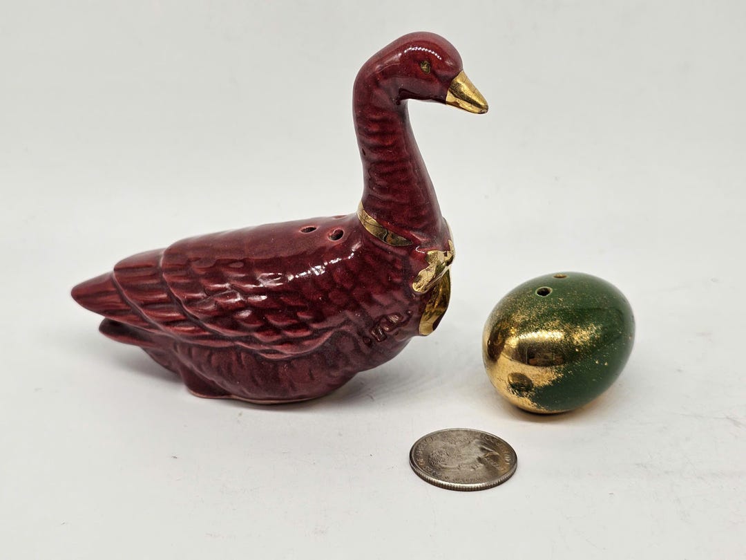 Vintage Red Goose With Egg Salt & Pepper Shakers - Etsy