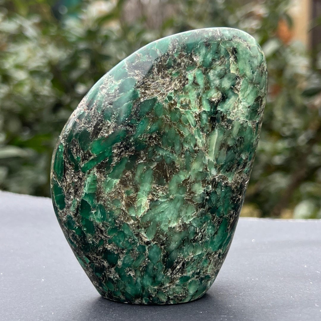 Natural Emerald in Free-form Matrix Structure Model 2 - Exquisite ...