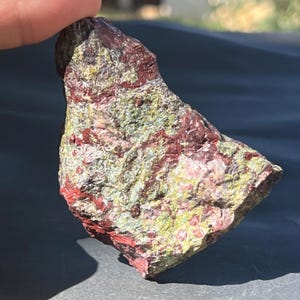 Raw Blood Stone (south Africa), Rare Bastite Stone ( Epidote ...