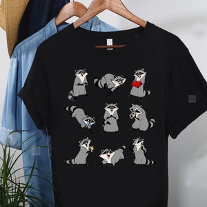 Disney Meeko Pose Racoon Graphic T-shirt, Disney Pocahontas T-shirt ...