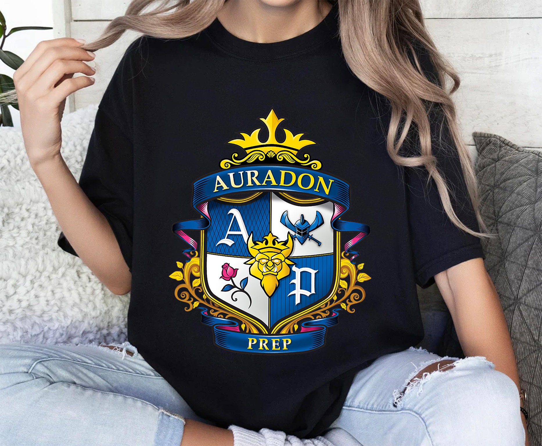 Disney Descendants Auradon Prep Crest T-shirt, Disneyland Family ...