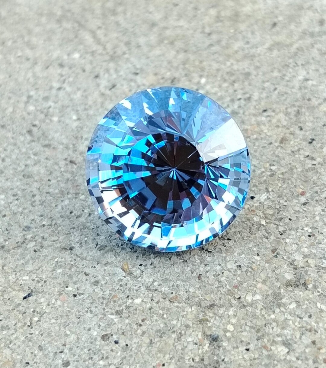 Sky Blue Spinel Fantasy Cut Stone, Round Shape, Size 17×17MM Weight 24 ...