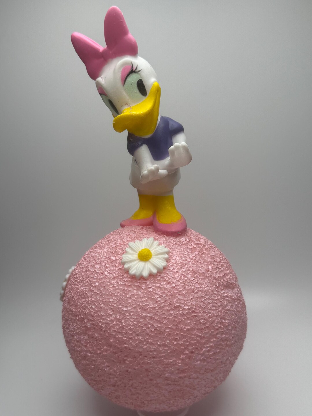 Daisy Duck W Daisy on Pink 6" Sphere. - Etsy