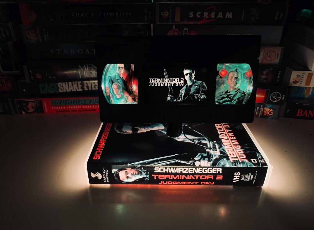 Terminator 2 VHS Lamp, Arnold Schwarzenegger - Judgment Day Movie Table ...