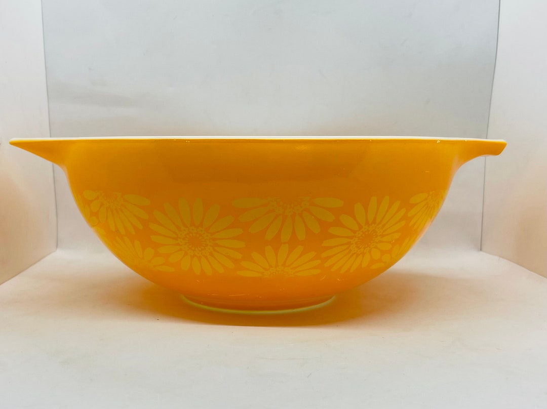 Large PYREX SUNFLOWER Daisy 444 Cinderella Bowl - Etsy