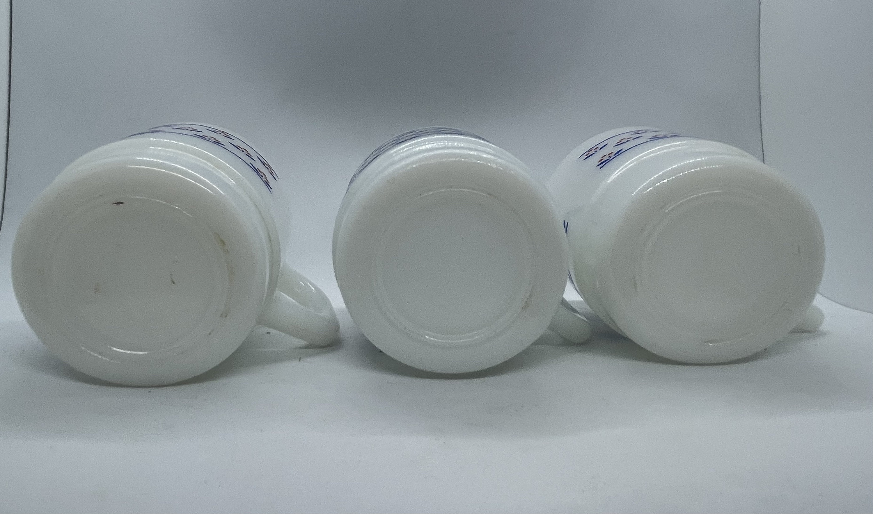 TERMOCRISA Milk Glass Set of 3 Stacking Mugs Red and Blue Floral - Etsy