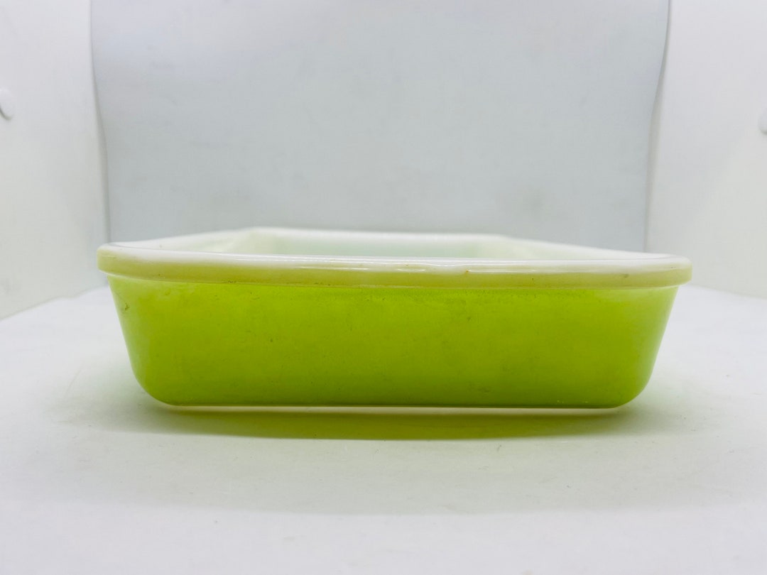 PYREX 231, LIME GREEN Medium Baking Dish, Casserole Dish, Made in ...