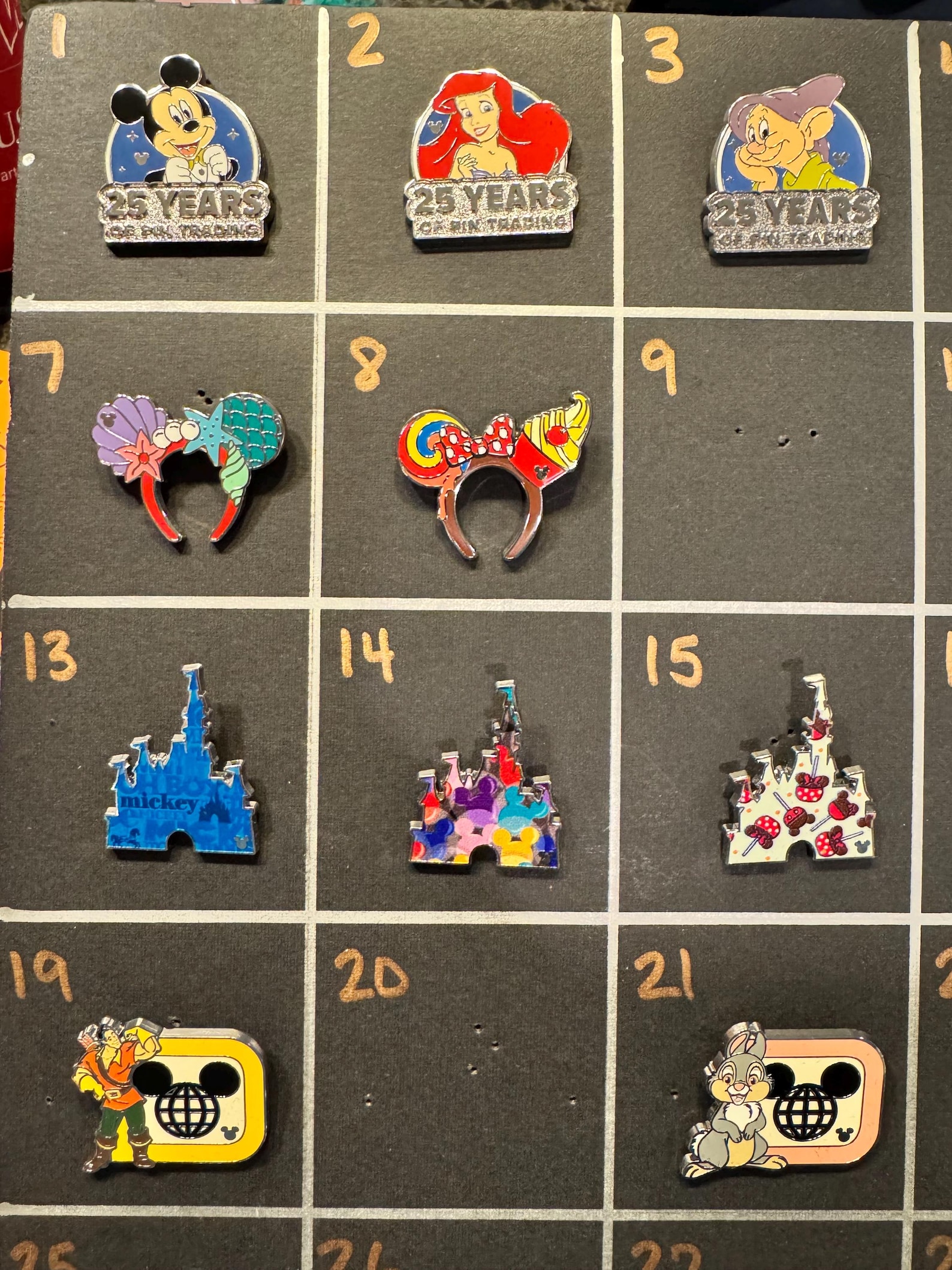 AUTHENTIC Disney 2025 - Walt Disney World Hidden Mickey Pin Chaser and ...