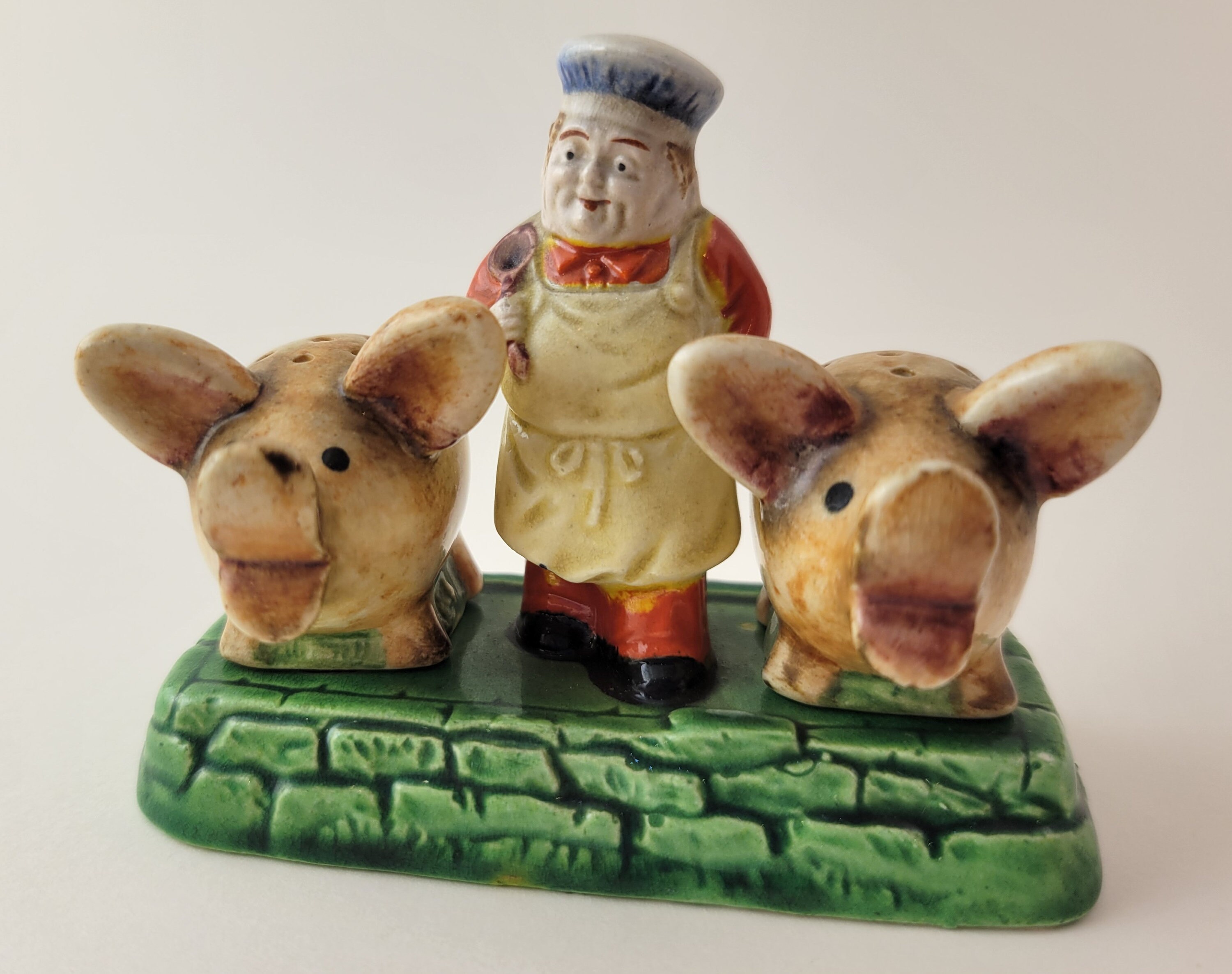 Butcher and Pigs Salt and Pepper Shaker Set - Etsy