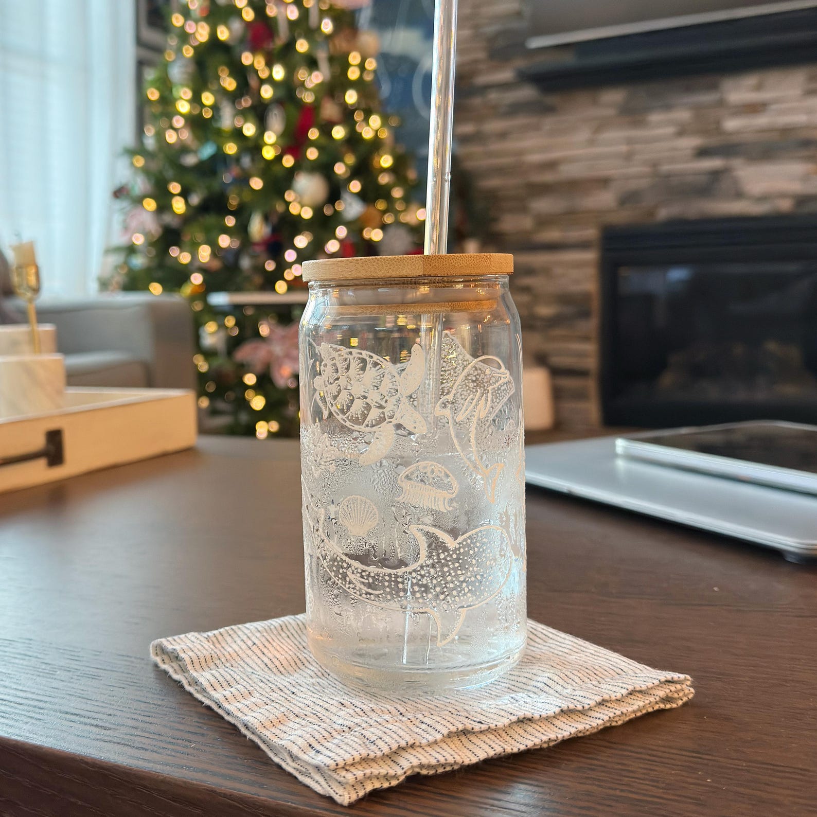 Sea Life Glass Can With Lid and Straw | White | Whale Shark Nurse Shark ...