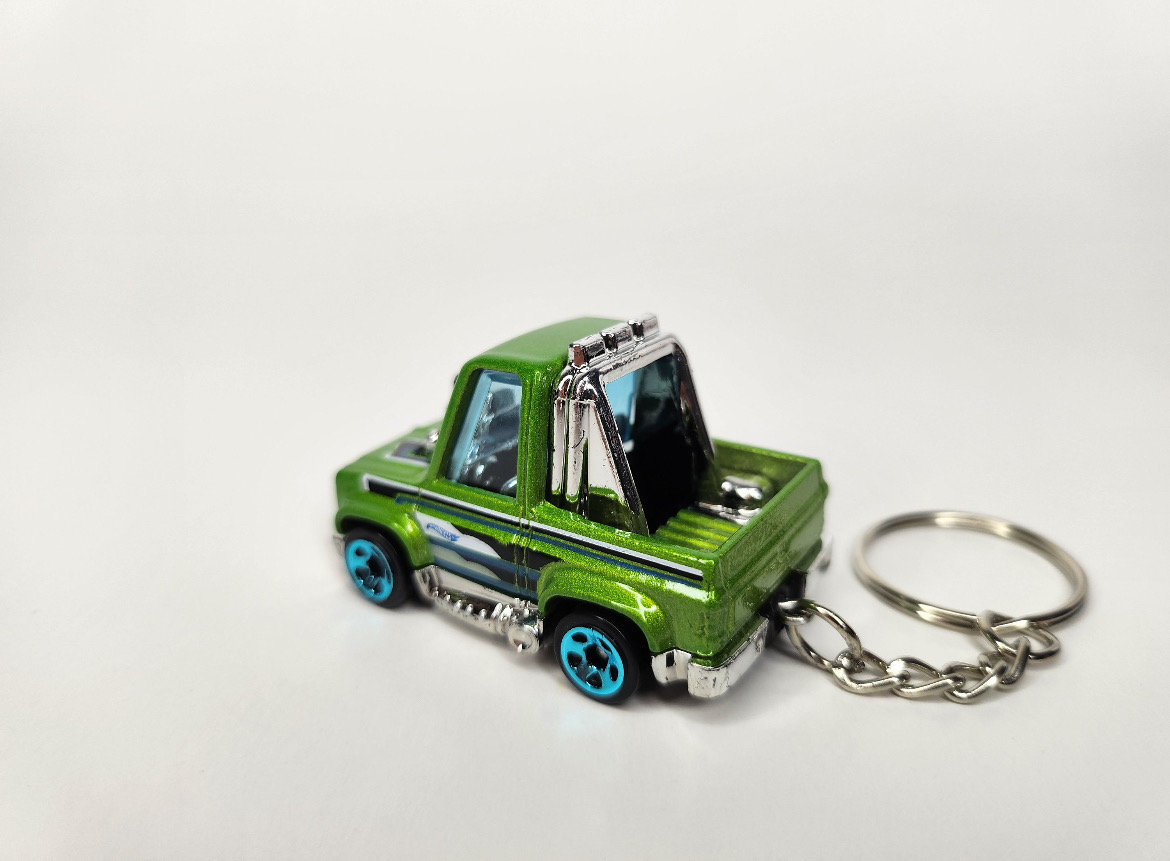 Toond 1983 Chevy Silverado Keychain hotwheels - Etsy