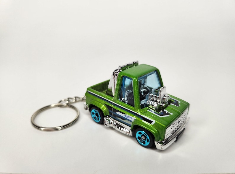 Toond 1983 Chevy Silverado Keychain hotwheels - Etsy