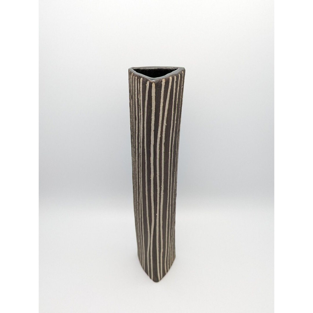 12.5" Larry Halvorsen Triangle Vase Sgraffito 1997 Studio Art Pottery ...