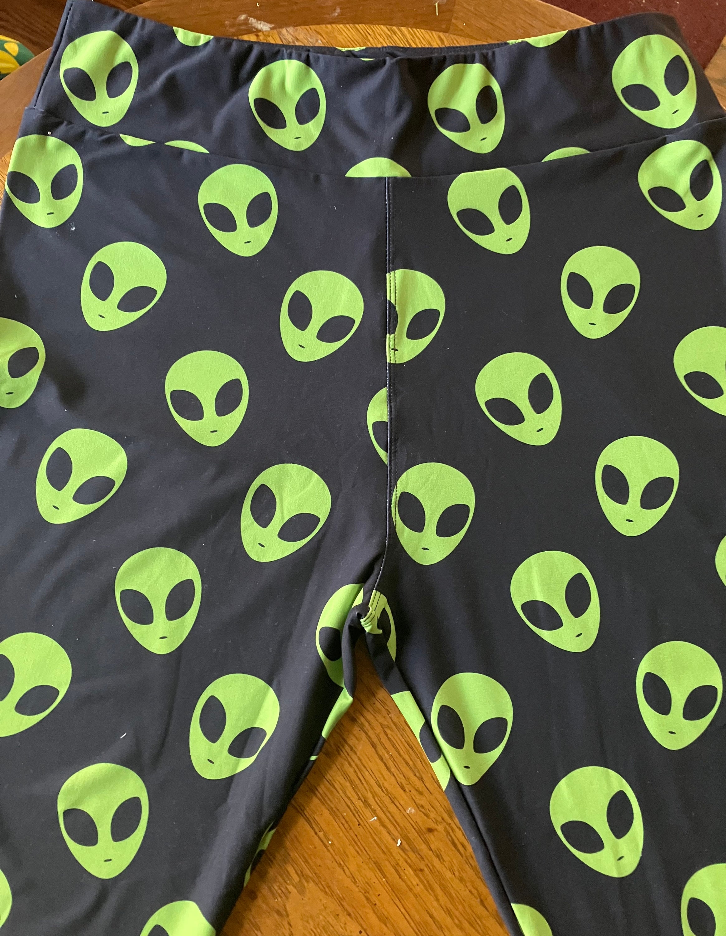 Aliens Printed Buttery Soft, Recycled Material Leggings, Super Stretchy ...
