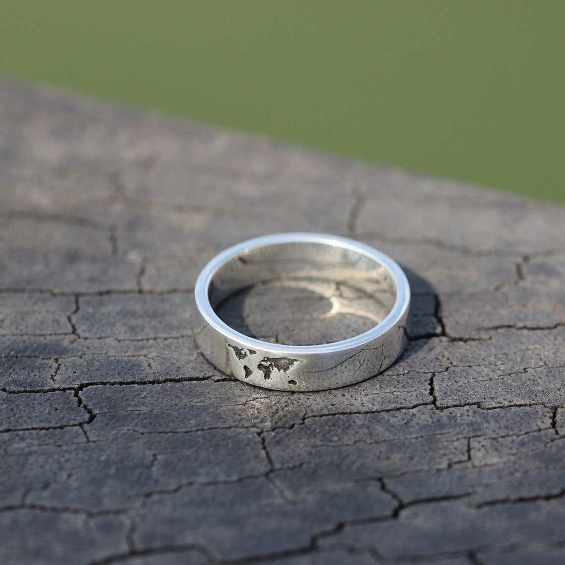 Sterling Silver World Map Ring: Dainty Travel Jewelry - Etsy