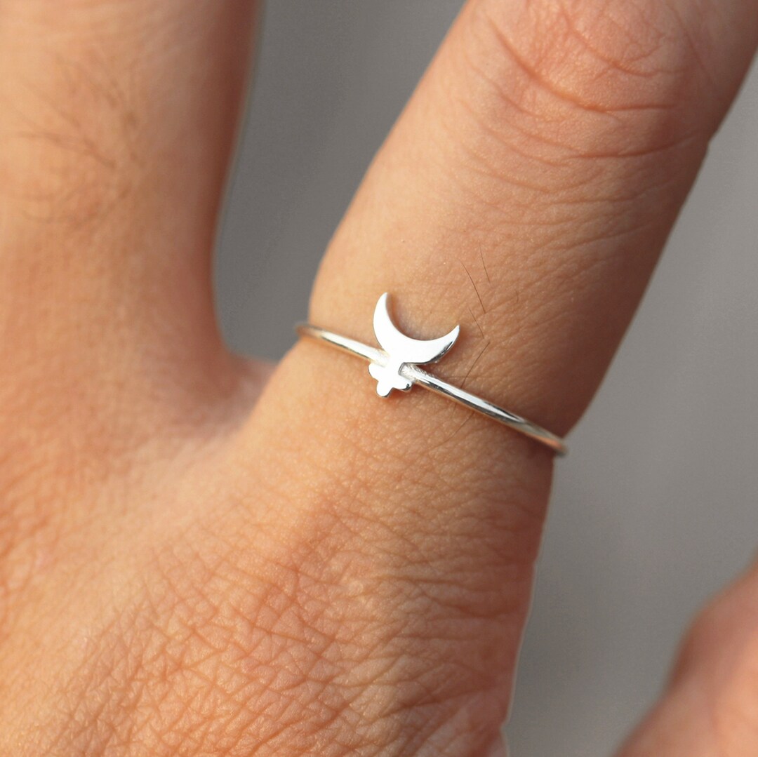 925 Silver Black Moon Ring,lilith Symbol Ring, Crescent Moon With Cross ...