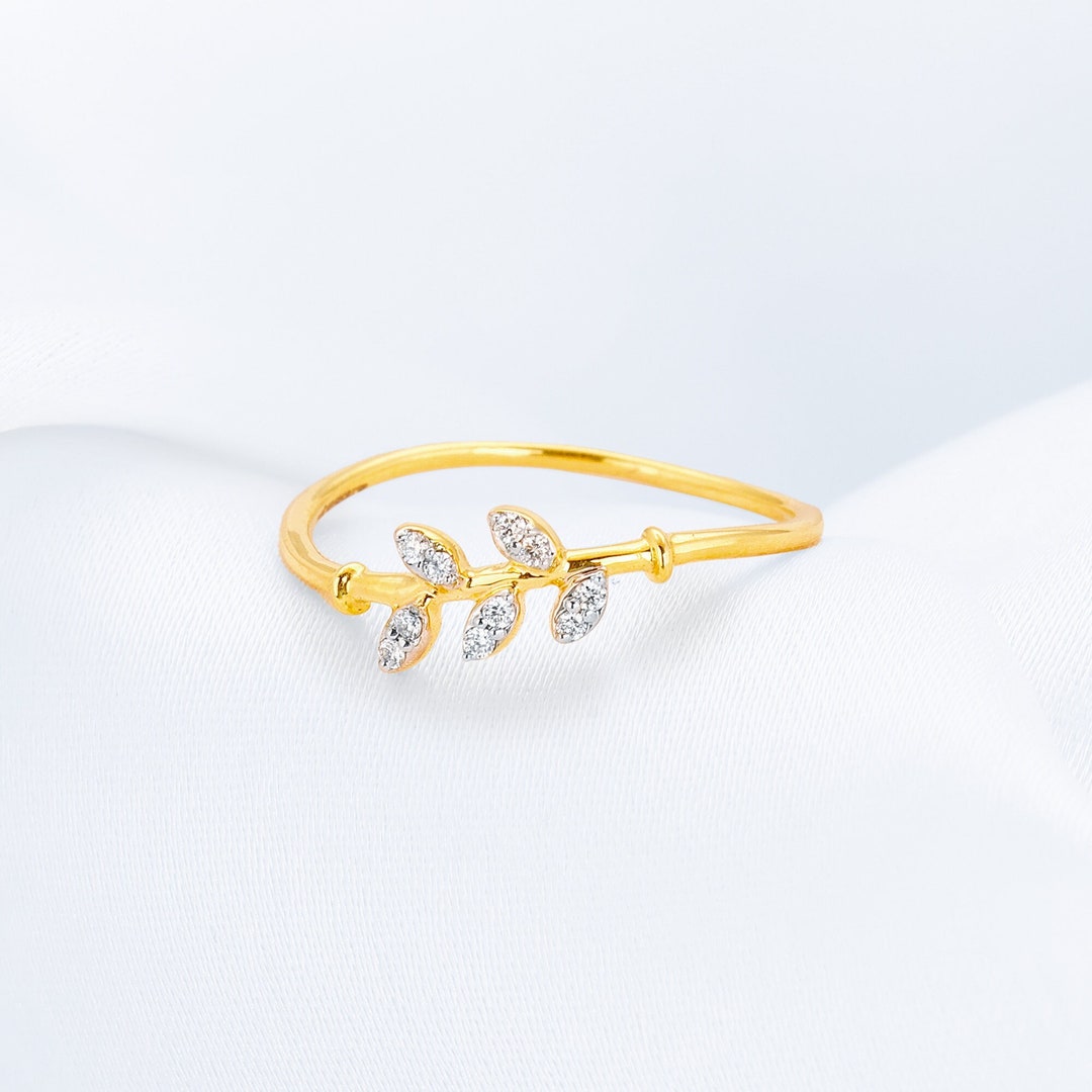 14K Gold Tender Leaves Diamond Ring for Women Fashionable and Classic ...