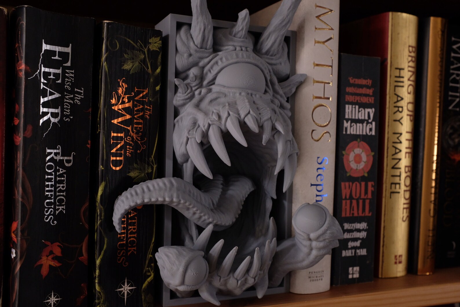 Watcher (beholder/spectator) Book Nook, 3d Printed Fantasy Book Shelf ...