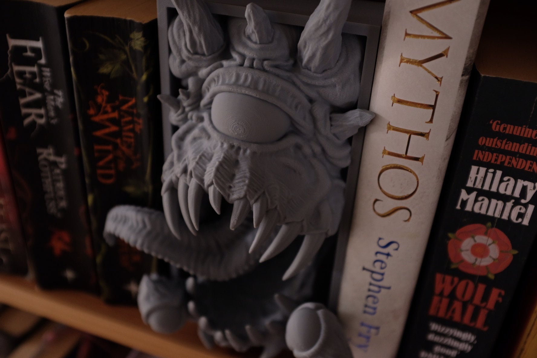 Watcher (beholder/spectator) Book Nook, 3d Printed Fantasy Book Shelf ...